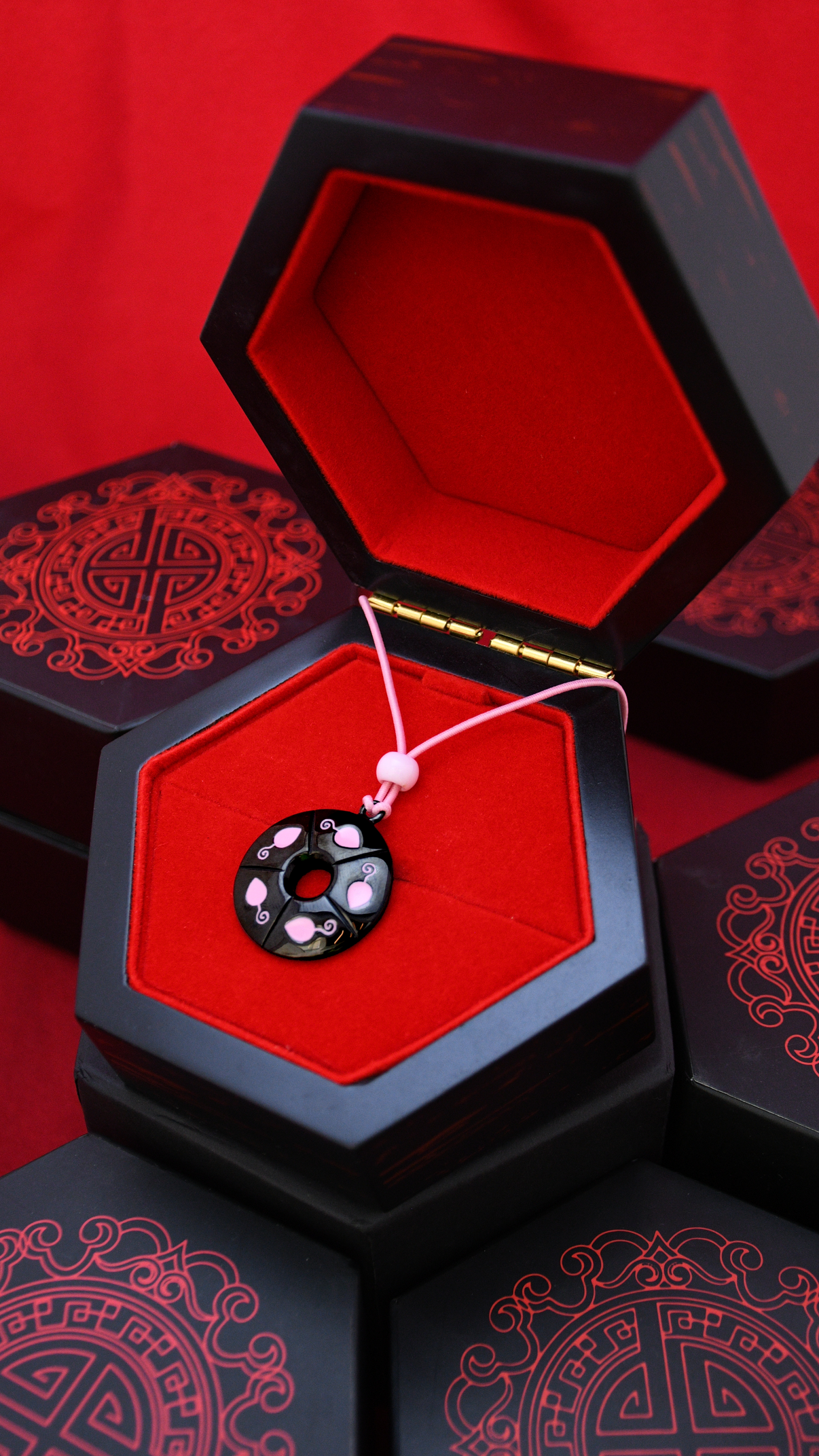 Miraculous Mouse Transformation Necklace – Zag Store Europe